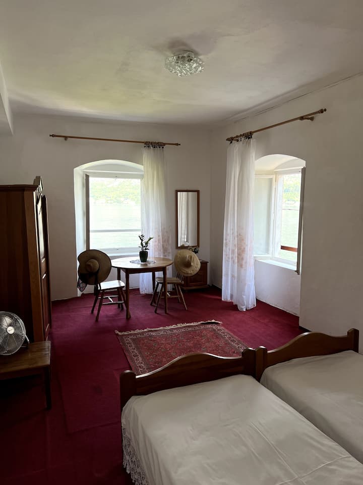 Seafront Private Room In Old Stone House 1 - Kotor