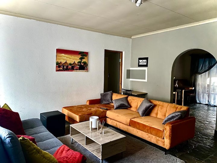 3-bedroom Guest House With Pool - Krugersdorp