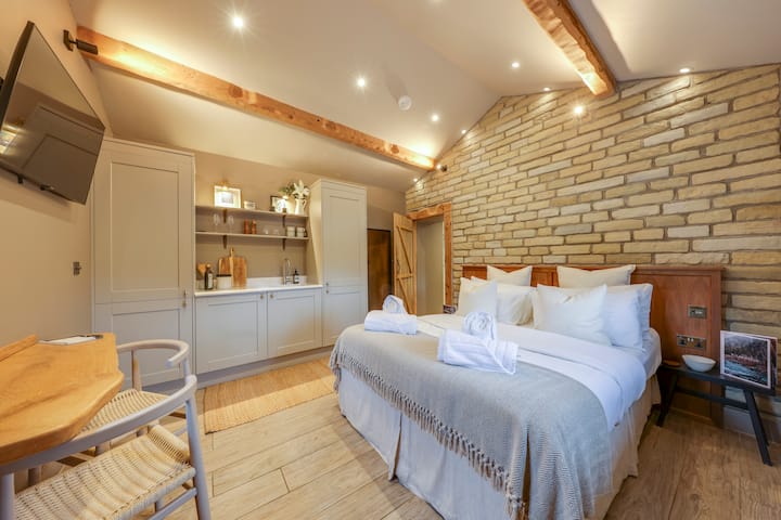 Beautiful Private Apartment In Luxury Rural Escape - Bury
