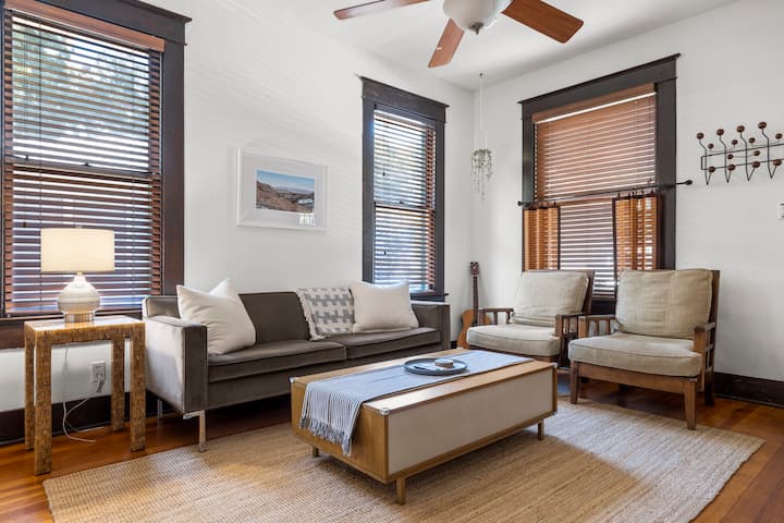 City Charm | Walk To Rainey St | Wfh - Austin
