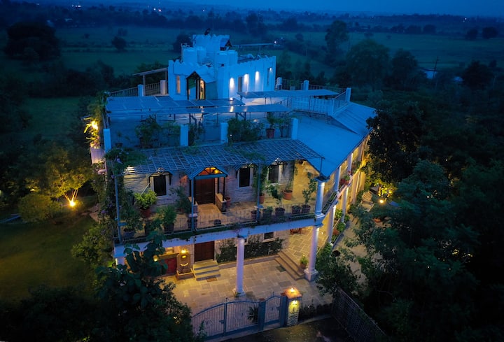 Moonstone: Six Bedrooms. Entire Villa With Pool. - Bhopal