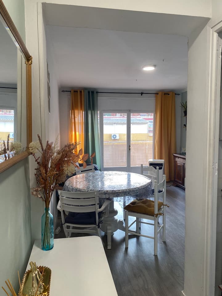 Central, Family-friendly & Practical Apartment - Alicante