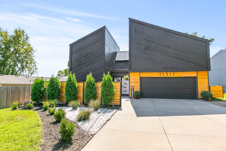 Modern, Convenient & Spacious Ideal Nye Family Fun - Omaha, NE