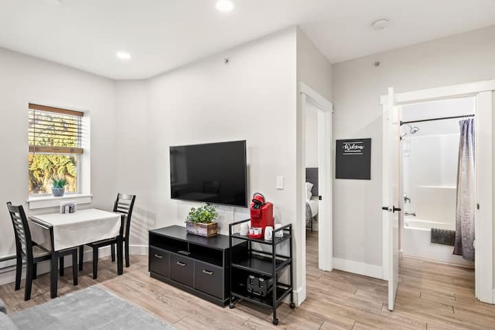 Historic Downtown Modern Apartment - Great Falls, MT