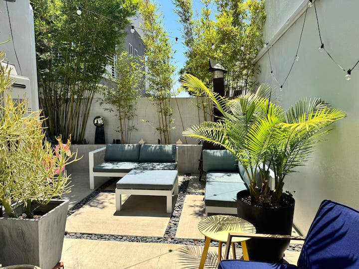 Noho Villa Oasis With A Lush Patio - Burbank, CA