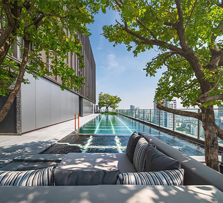 曼谷市中心Phrom Phong月租豪华的泳池健身房浴缸公寓 - Bangkok