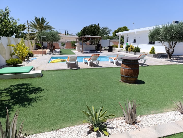 Superbe Villa 6 Personnes Avec Piscine Privée - Tibi