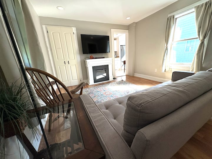 Cozy 1br In Downtown Greenfield – Walk To Shops - グリーンフィールド, MA