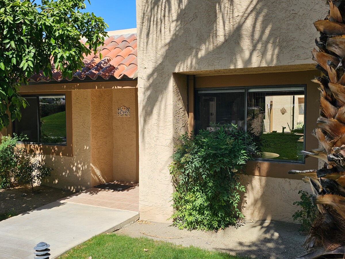 Lovely South Palm Desert Condo. - Condominiums for Rent in Palm Desert ...