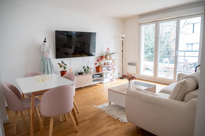 Appartement Calme Avec Balcon Sur Cour à Paris - Pariisi