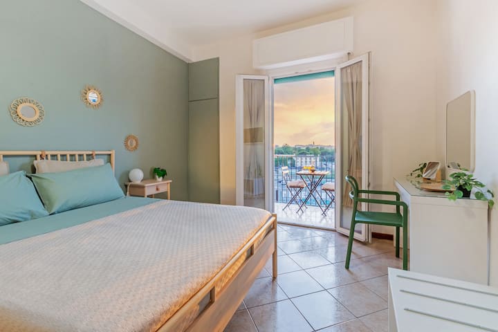 Stylish & Cozy ~ 5* Location ~ Balcony ~ City View - Roma