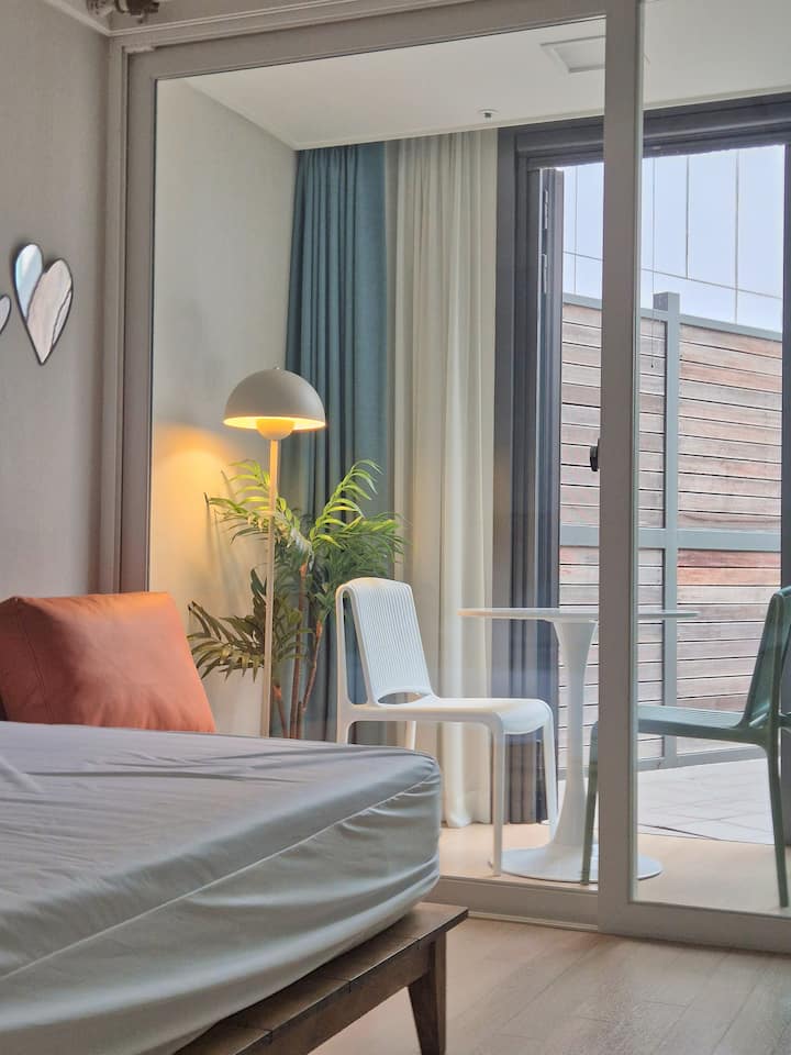 [쉼, 314] 명동｜테라스｜Mrt 3lines, 3분｜공항버스 - Seoul