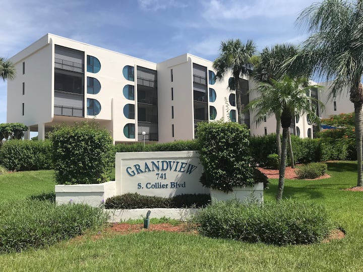 Condo-1 Block From Beach And Close To Restaurants - Marco Island, FL