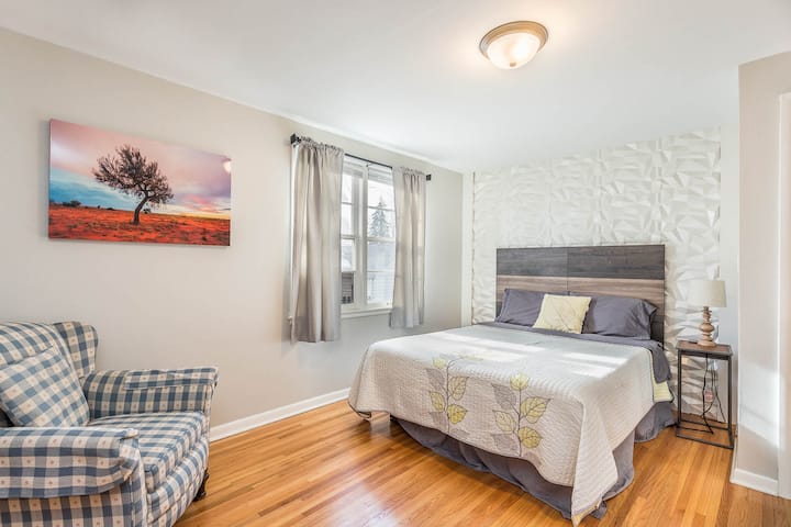 Hidden Gem Near Augustana | Great For Groups - Sioux Falls, SD
