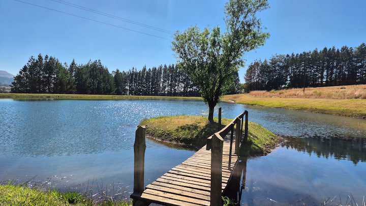 Neat Country Farm Cottage - Dullstroom