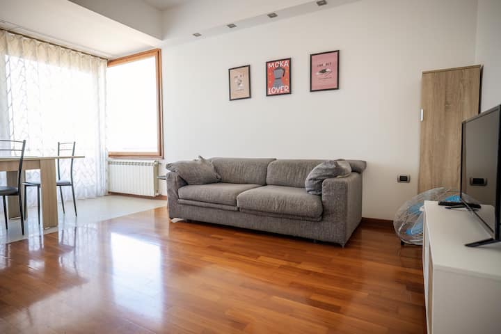 Attico Incantevole Con Vista Panoramica, Centro - Gioia Tauro