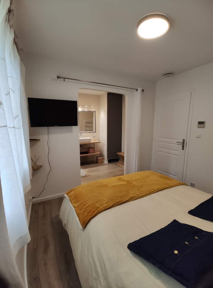 "Gribouille"chambre D'hôte Climatisée Avec Piscine - Nîmes