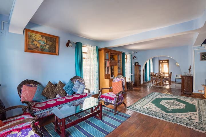 Neo’s Bnb (3)- Central Stay With 360° Terrace View - Darjeeling