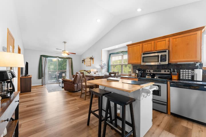 Next To Silver Dollar City - Lakeside Condo - Coney Island, MO