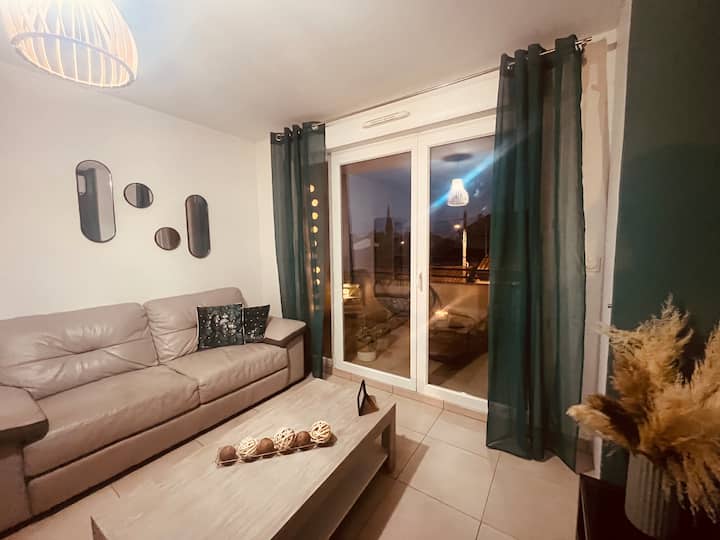 L'amoureux  :  P3 + Parking Inclus  + Terrasse - ibis budget Nimes Caissargues