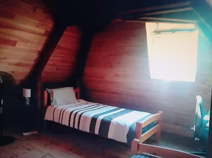 Chambre 3 Lits 90*190+ Sdb Partagée - Oloron-Sainte-Marie