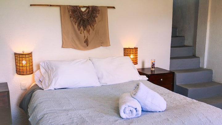 Breathtaking Views In A Bright, Spacious Home - San Marcos La Laguna