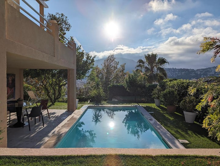 Vacances Sérénité Gay Terrasse Piscine Jardin - Nice