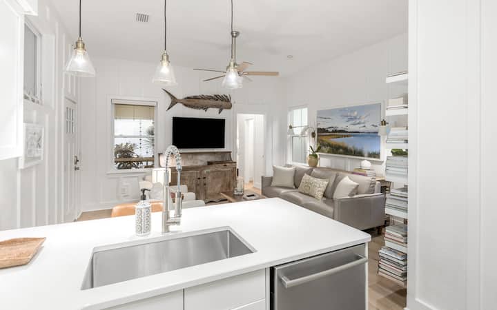 Mahi Mahi Cottage In The Woods - Seaside, FL