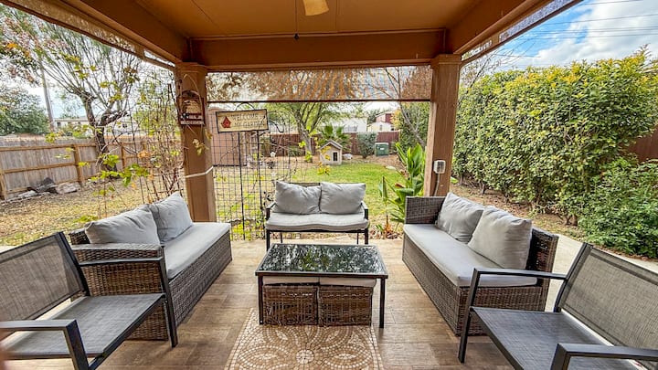 Spacious Family Getaway B/w Seaworld & Lackland - San Antonio