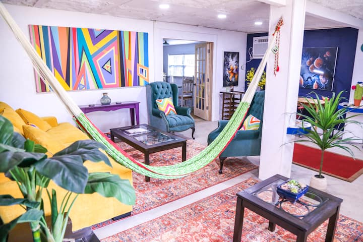 Stockyards Artist Retreat & Indoor Cactus Hammock - Saginaw, TX