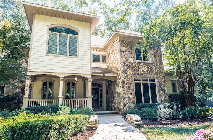 Spacious 5br Family Retreat | Near Apex + Rtp - Apex, NC