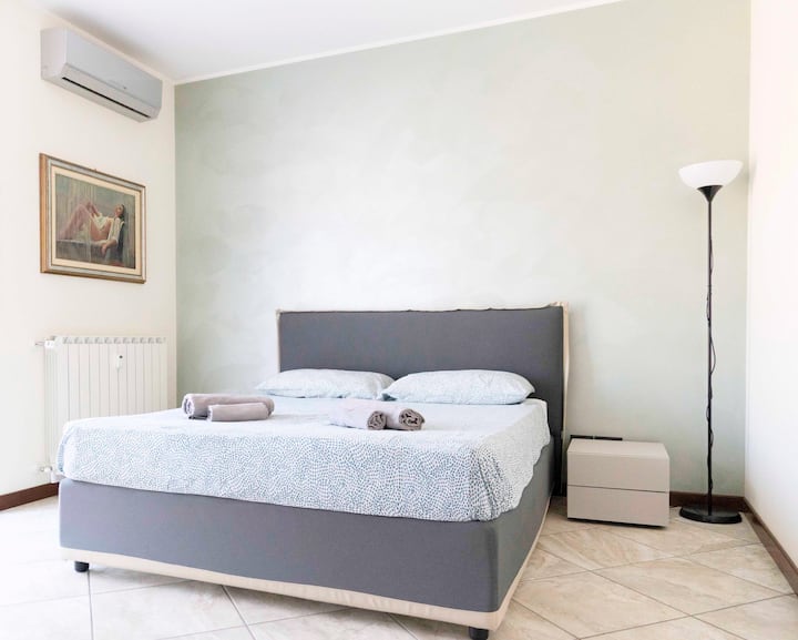 Blue Lake Arona - Cozy Apartment In City Center - Arona