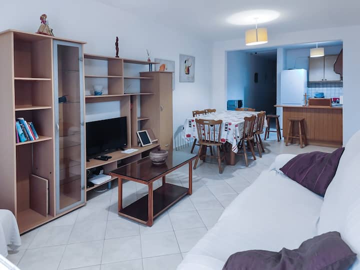 Bugibba "Ground Floor Apart. With Large Courtyard" - Malta