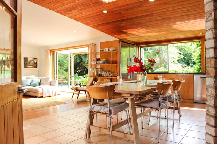 Spacious 4-bedroom Getaway - Kumara