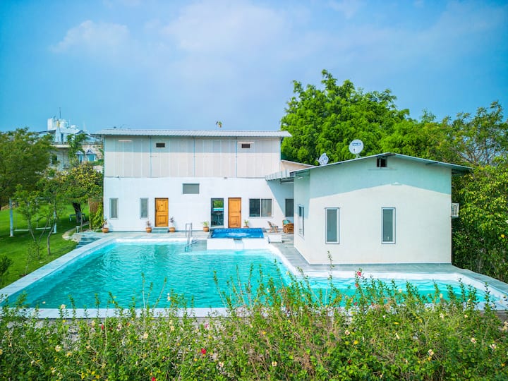 Moonstone Blissful Cabana - Bhopal