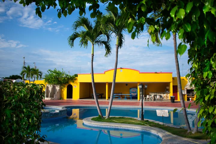 Hermosa Casa Familiar Con Piscina - Équateur