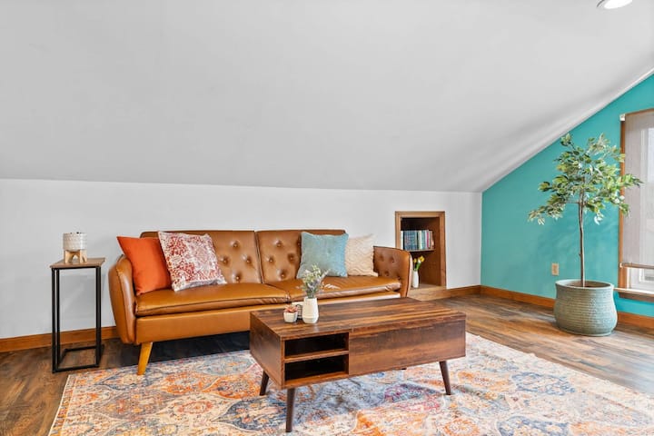 Frick'n Cute Loft With Urban Garden - Pirate, West Mifflin