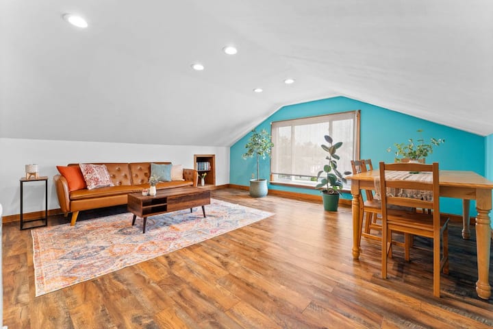 Frick'n Cute Loft With Urban Garden - Pittsburgh, PA