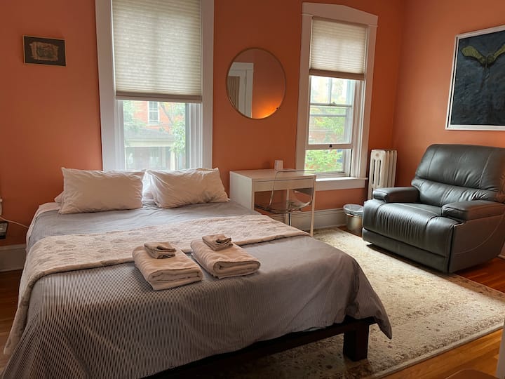 Private Wing With Sauna In Centrally Located House - Lancaster, PA