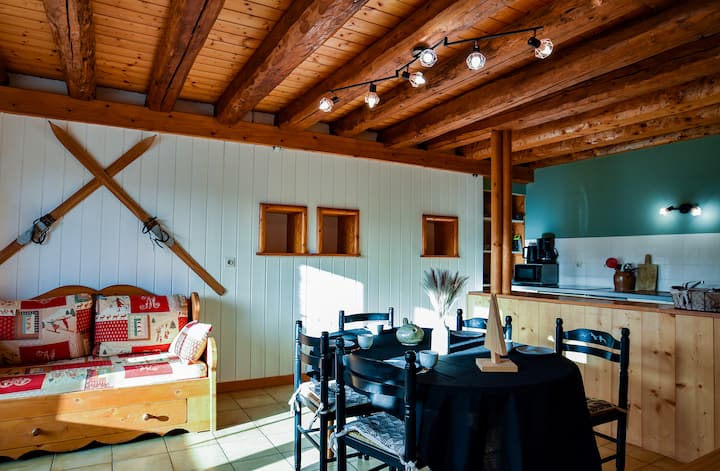 Gîte "Eglantine" : 4 Personnes - Lac de Vouglans