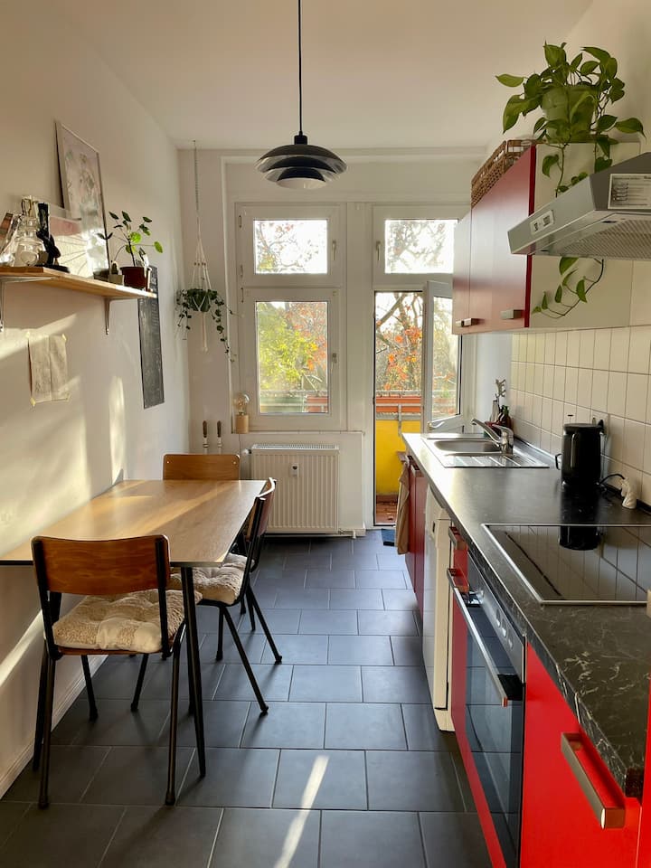 Zimmer In Einer Altbauwohnung In Neukölln - Berlin