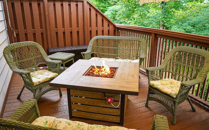 Village Retreat: Pet Friendly And Spacious - Lake George, NY