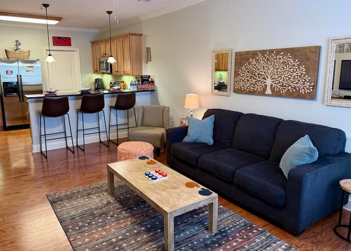 Comfy & Convenient 2-bedroom Condo Close To Campus - Auburn, AL