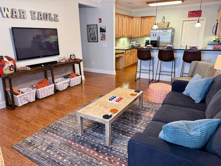 Comfy & Convenient 2-bedroom Condo Close To Campus - Auburn, AL