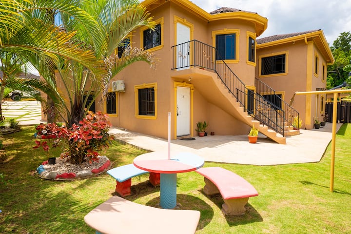 Cozy , Safe And Private Unit With  A/c At Dw Apts - Jamaica