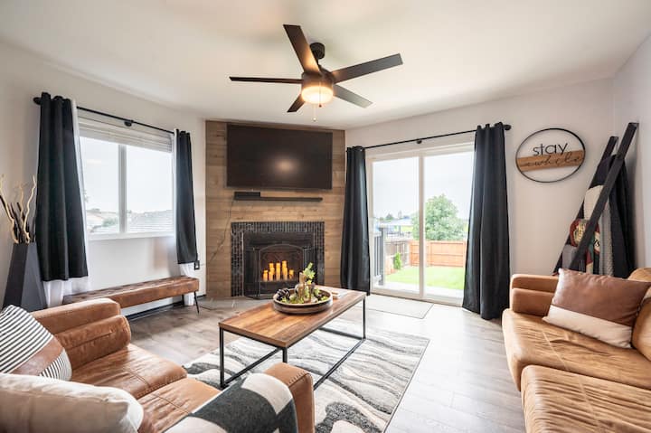 Ultimate Retreat -Friends & Family Near Ft. Carson - Colorado Springs, CO