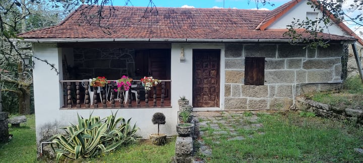 Casa De 300 Años Con Silencio Y Tranquilidad - Puenteareas