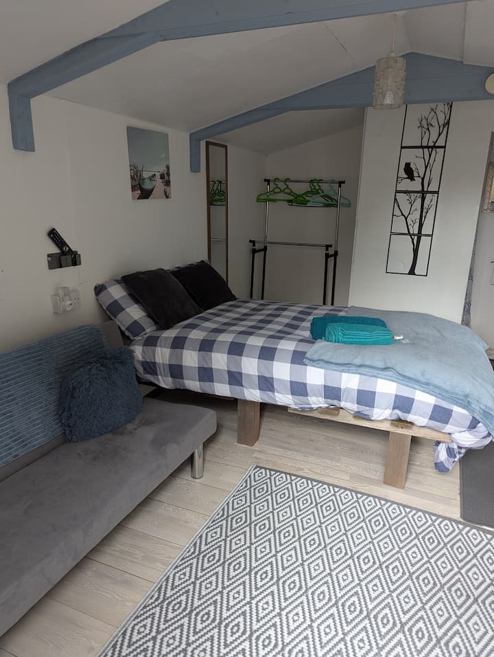 Conifers' End - The Shack - Old Hunstanton