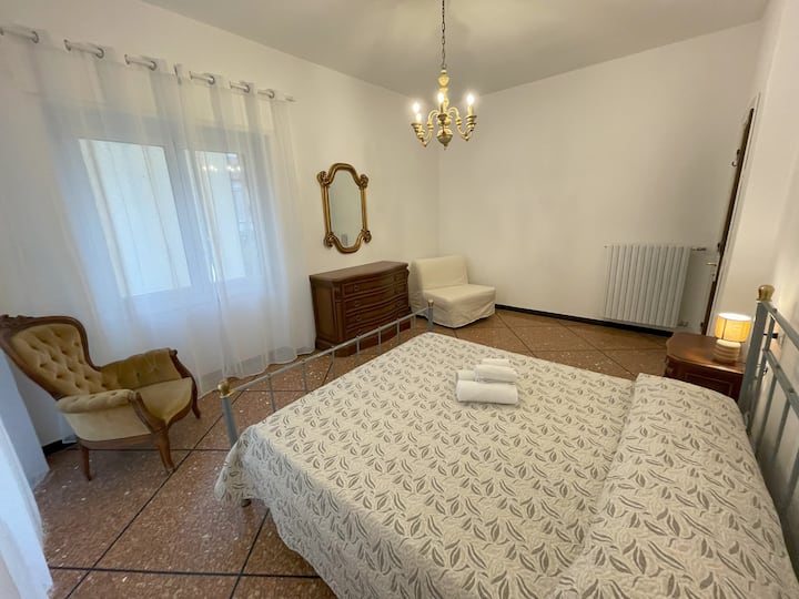 Cozy Apartment In Town Center - 50m From Beaches - Alassio