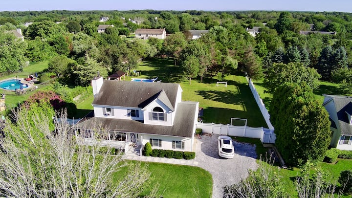 “Winter Escape – Cozy Farmhouse By The Vineyards” - Riverhead, NY